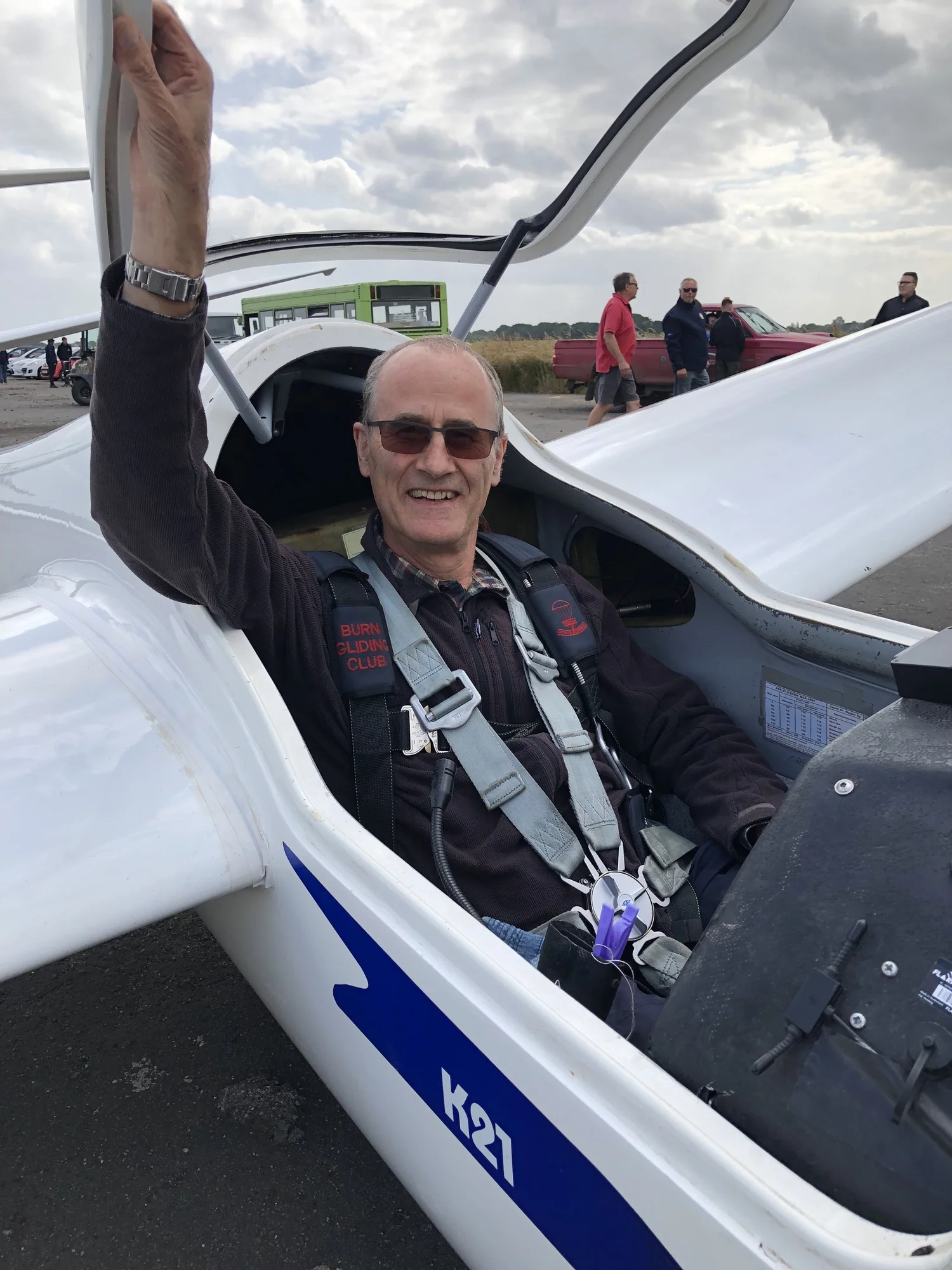Our Team | Join Our Gliding Team Today — Burn Gliding Club