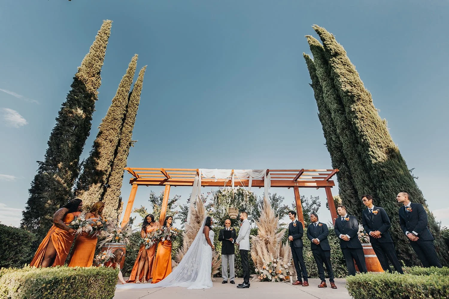 LUXURY WEDDING FLOWER COLOR PALETTES FOR EVERY SEASON — Flowers Valley