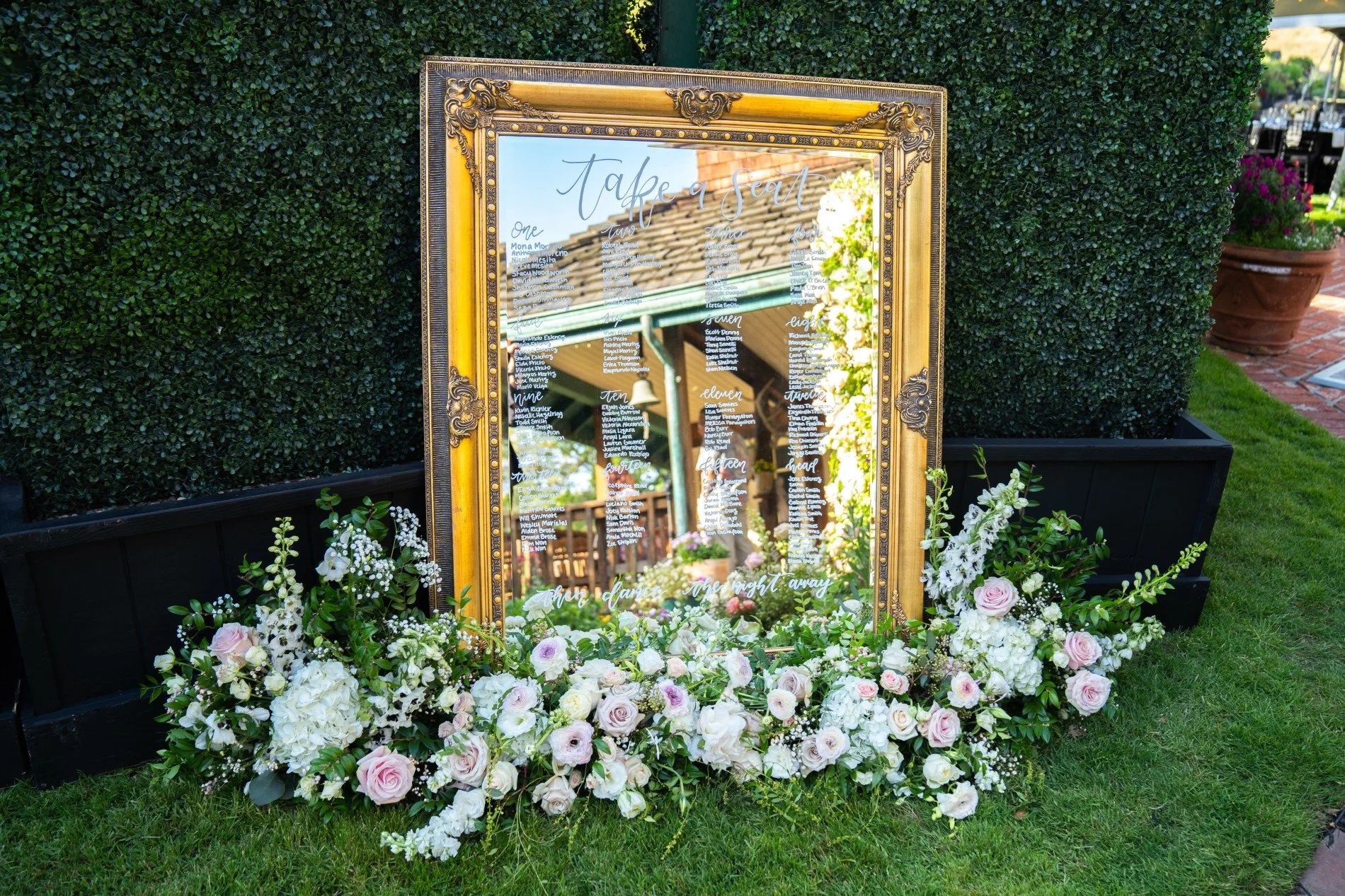 WEDDING CEREMONY DECOR IDEAS AND INSPIRATION — Flowers Valley