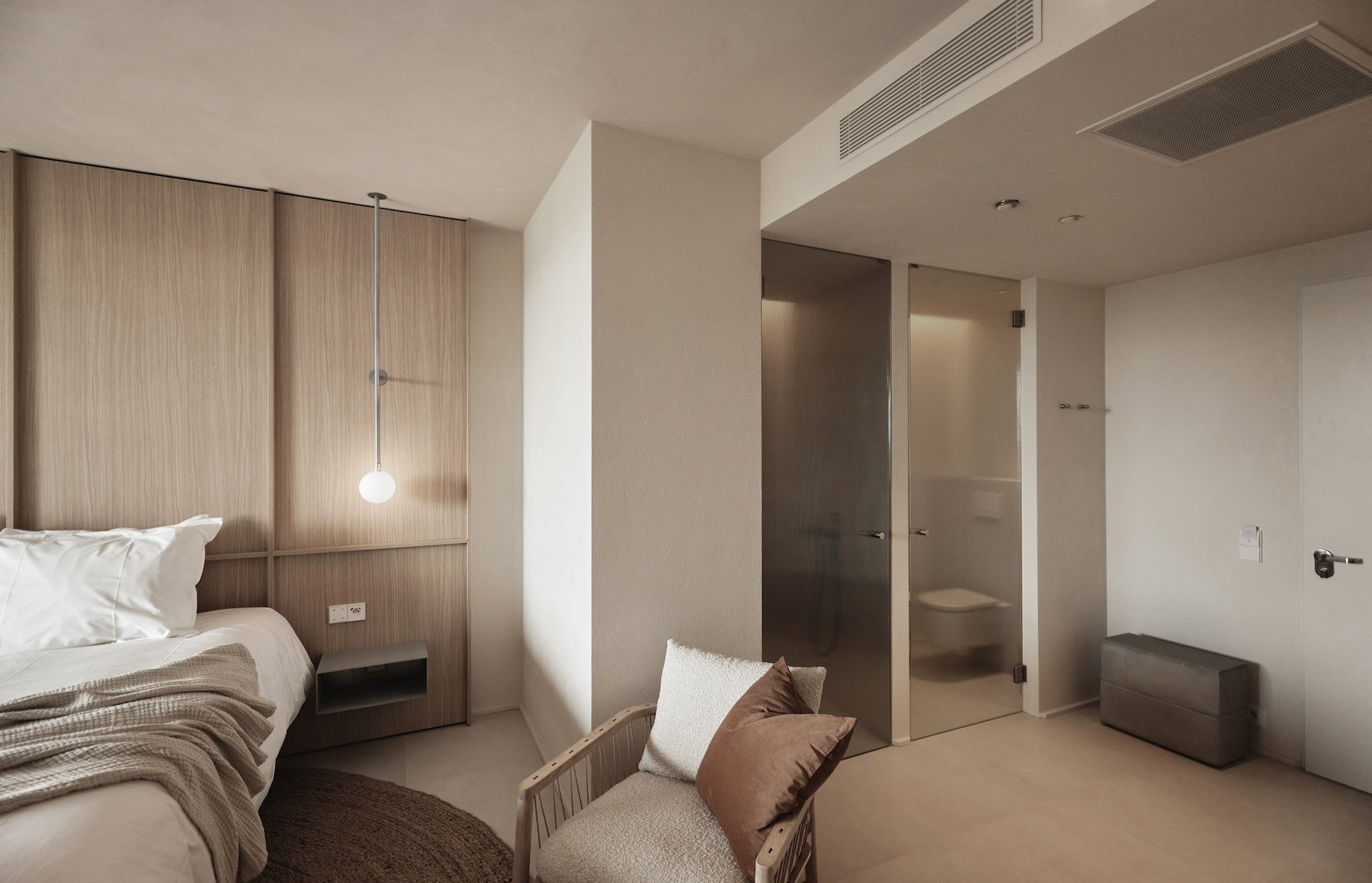 Rooms & Suites — ENSO DISTRICT HOTEL