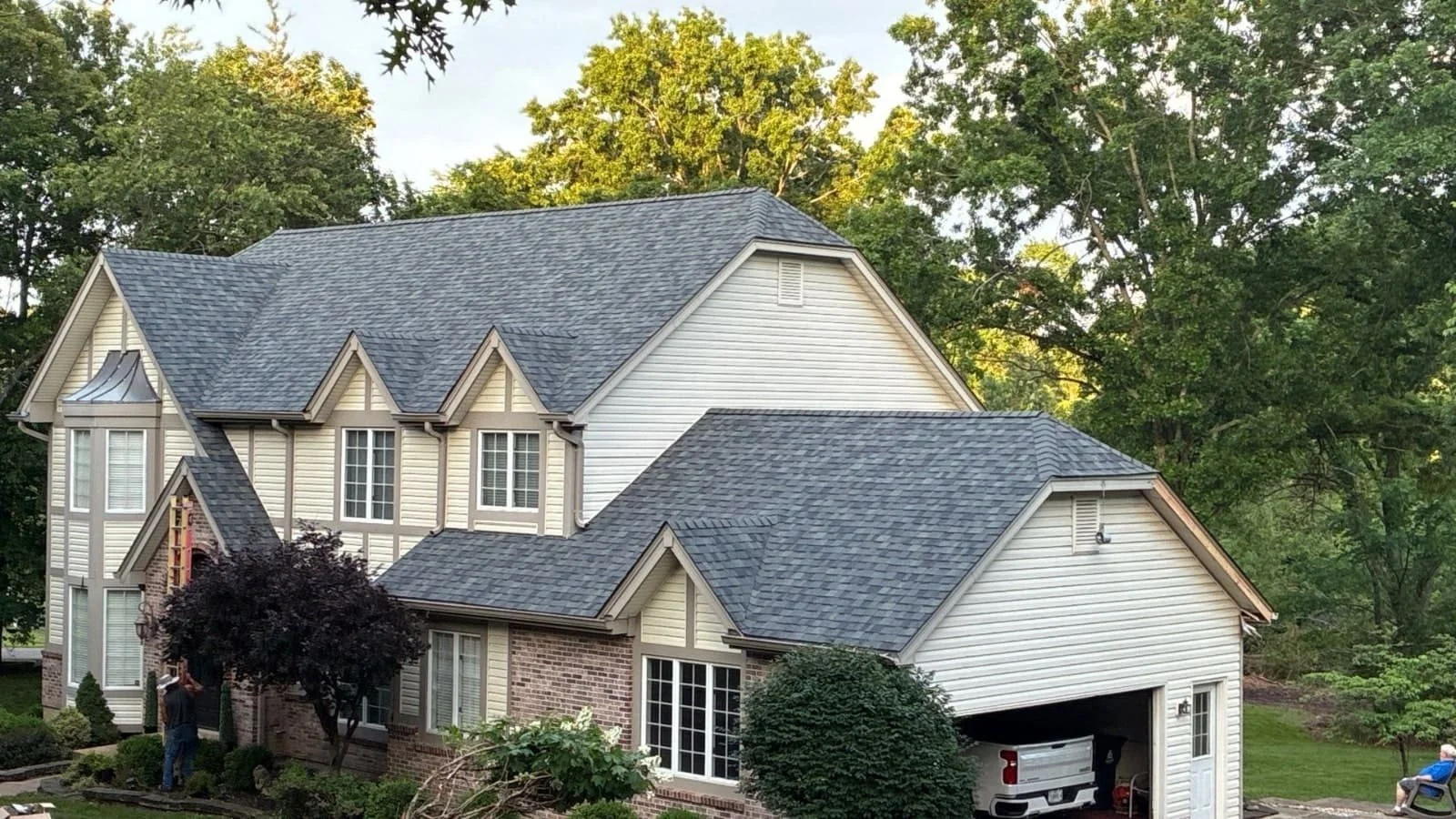 The 5 Architectural Shingle Profiles That Define a Home