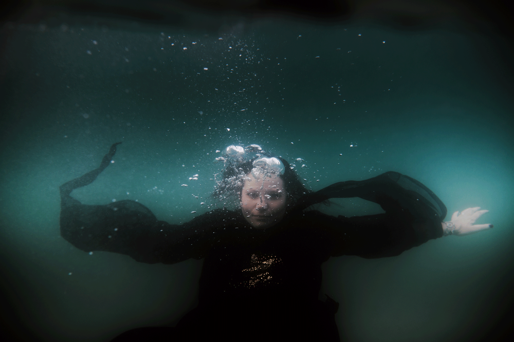 Bio — Anna Weatherup