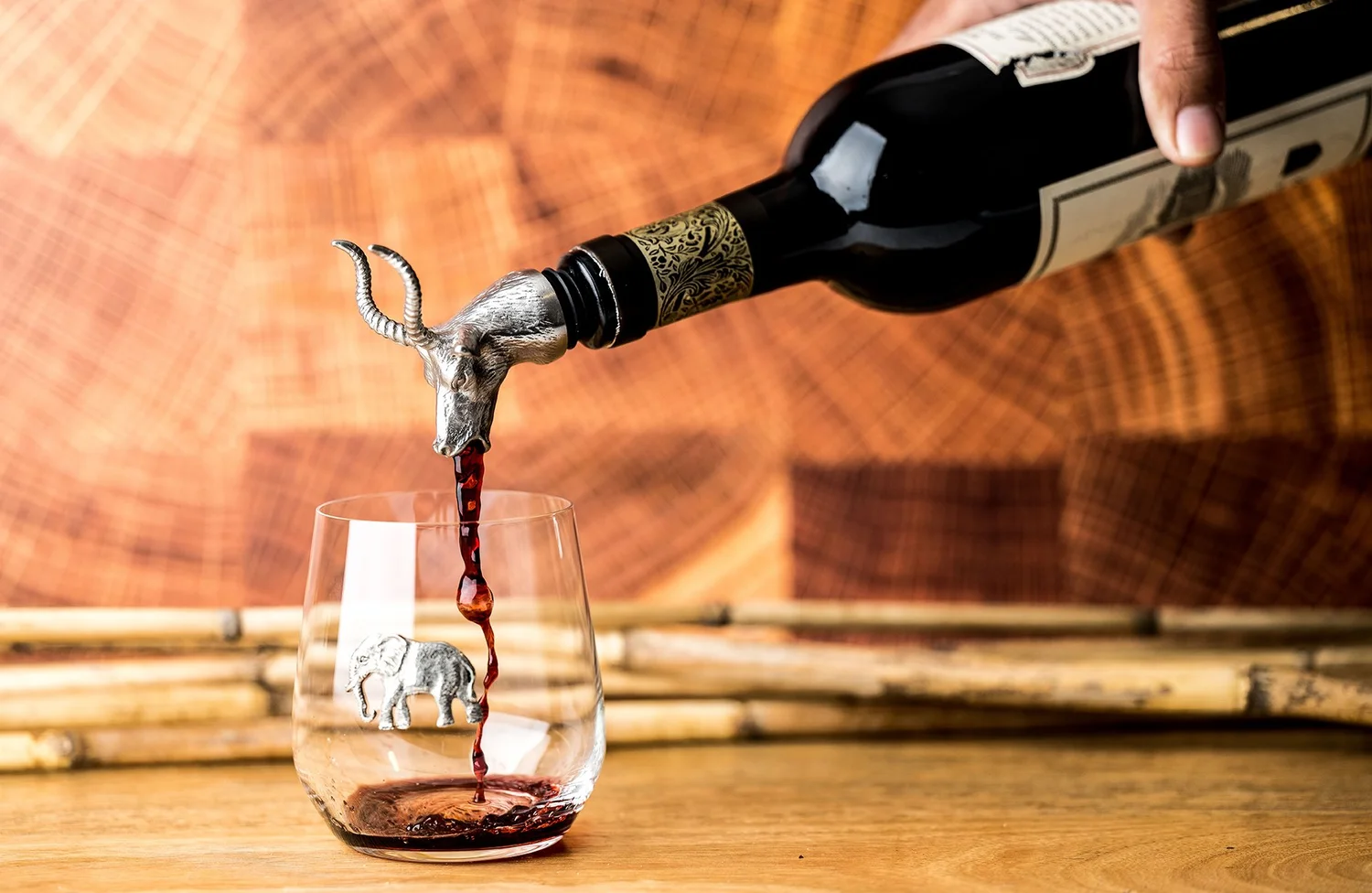 MENAGERIE WINE POURERS
