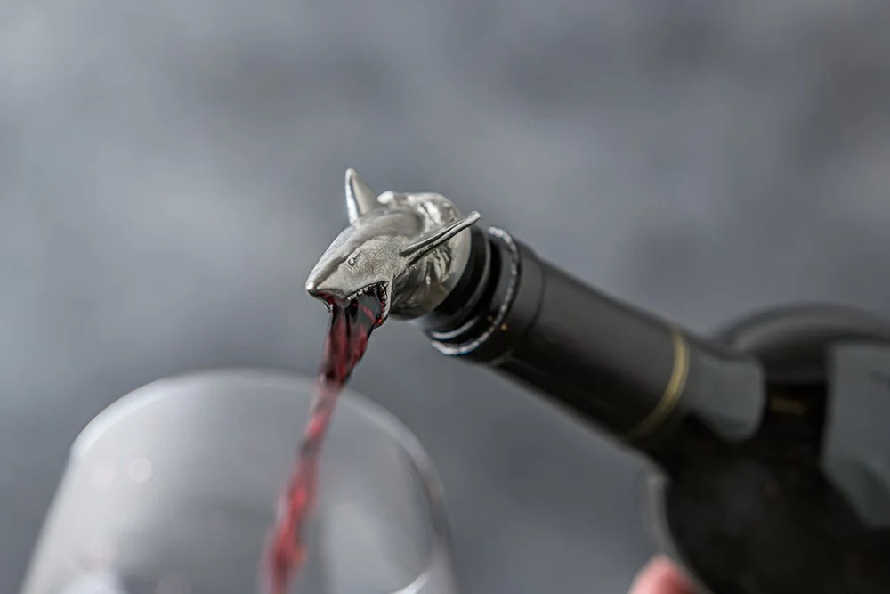 MENAGERIE WINE POURERS