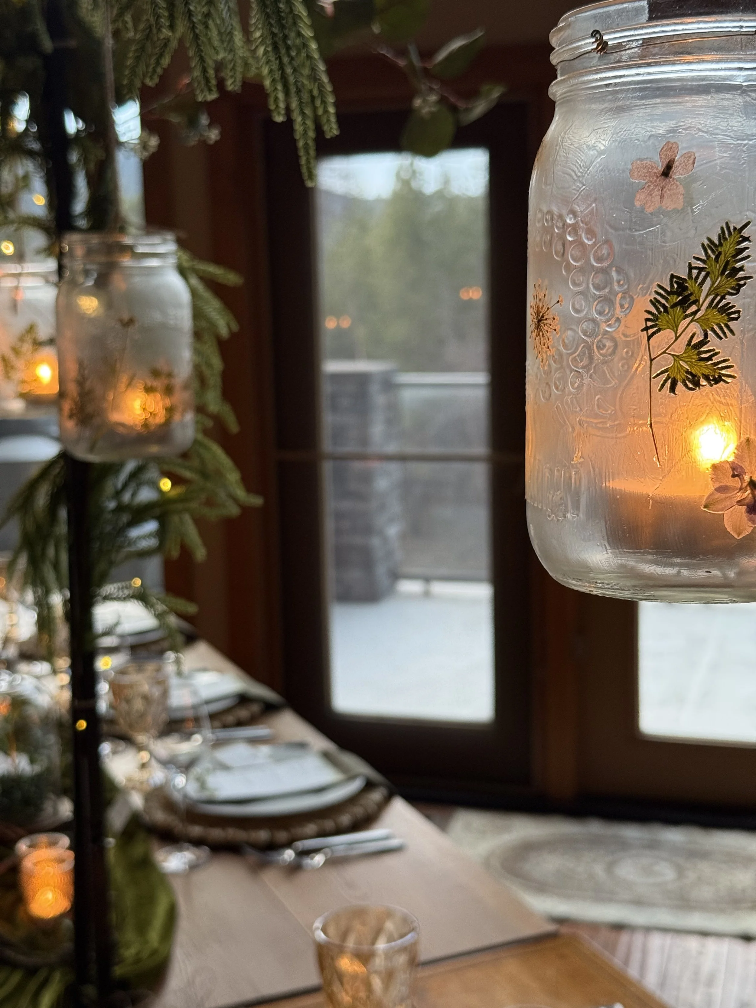 How to Create an Enchanted Forest Tablescape for a Nature-Inspired ...