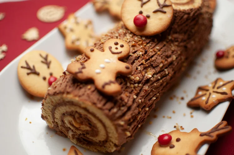 How to Host a Yule Celebration: Fireside Festivities for the Winter ...