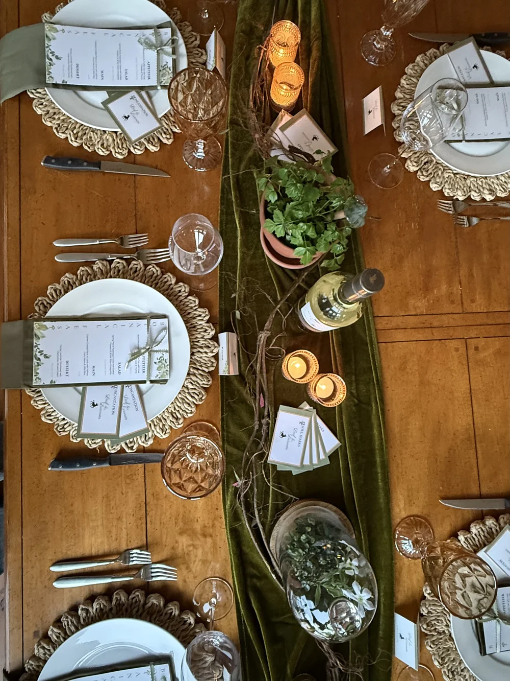 How to Create an Enchanted Forest Tablescape for a Nature-Inspired ...