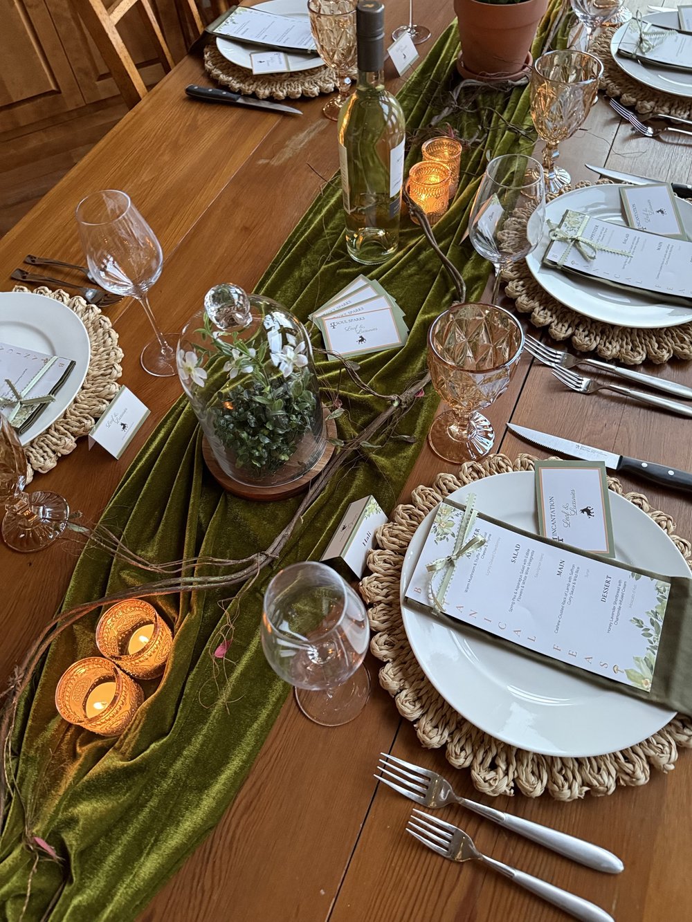 How to Create an Enchanted Forest Tablescape for a Nature-Inspired ...