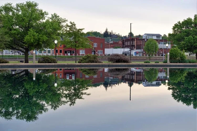Visit Fort Madison, Iowa