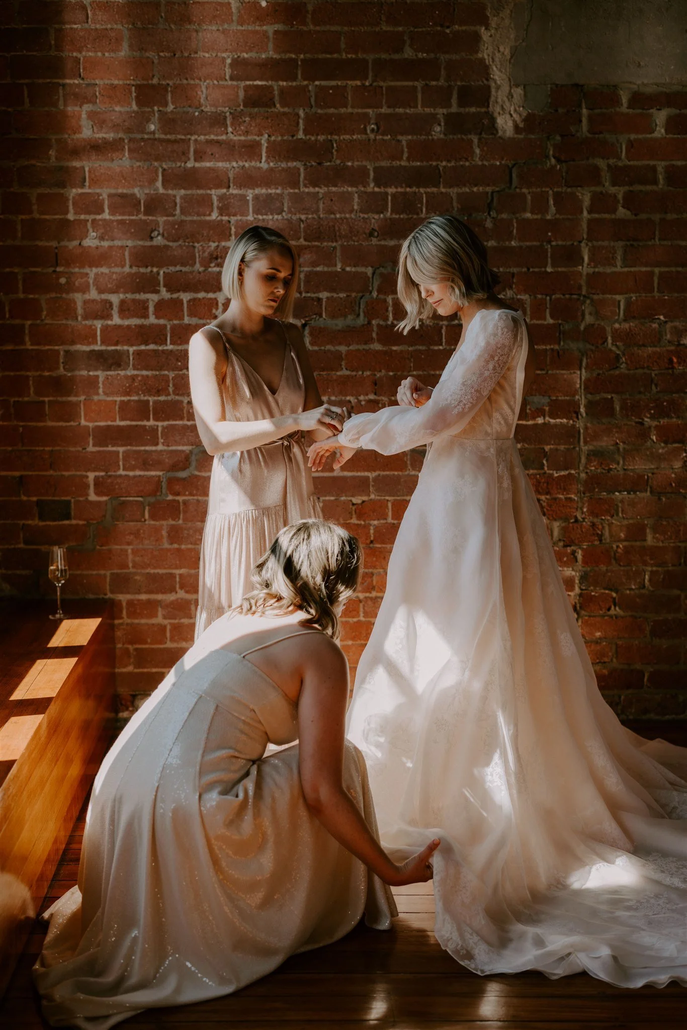REAL BRIDE | J. Andreatta Paradiso gown & Sophie et Voila Dune mini ...
