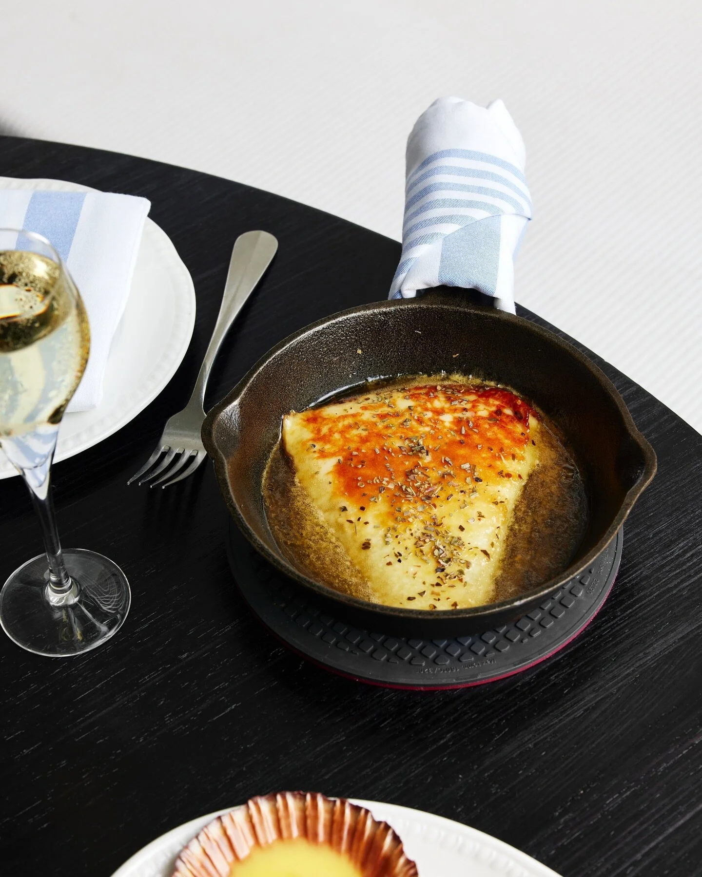 Fosh Bar & Restaurant