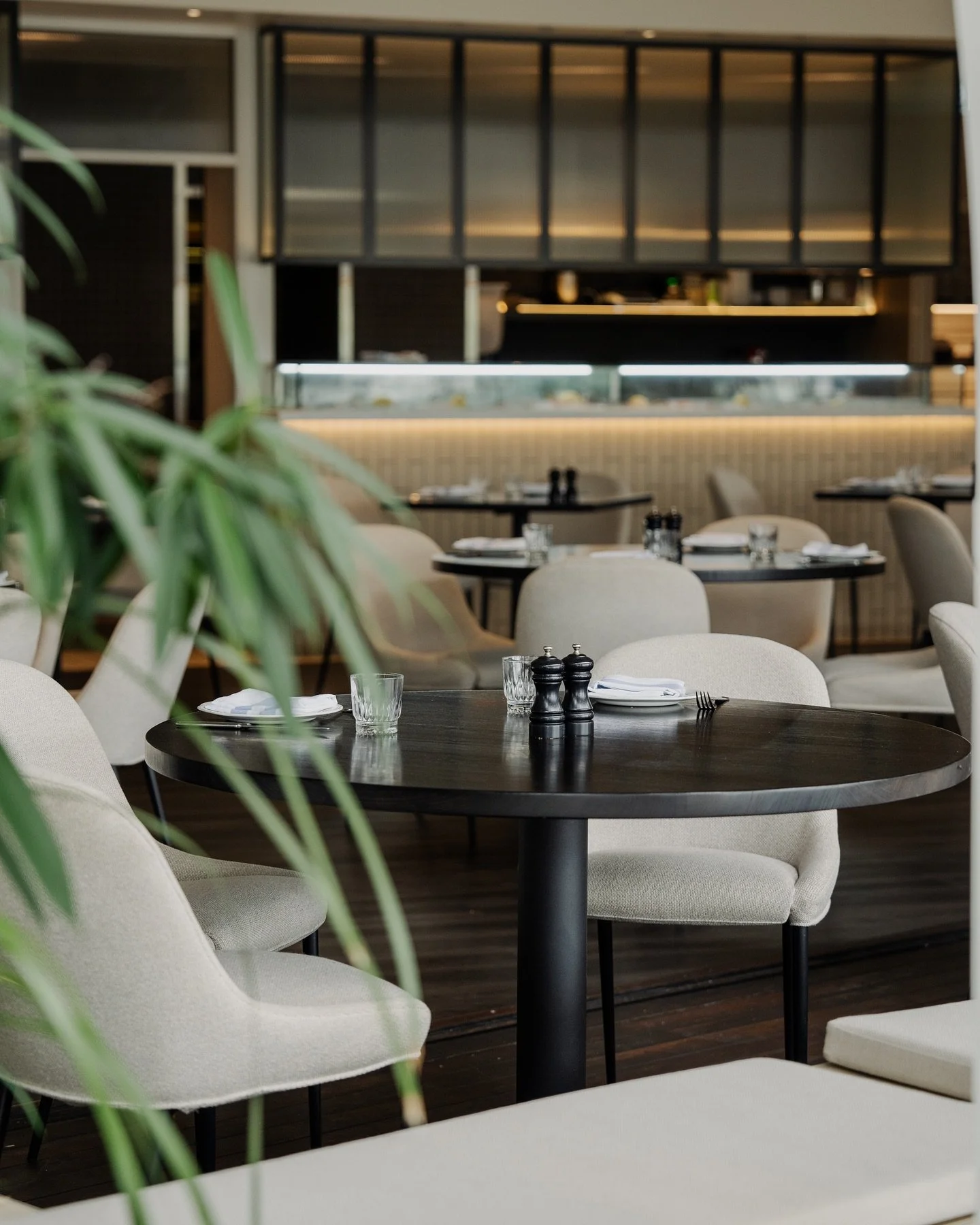 Fosh Bar & Restaurant