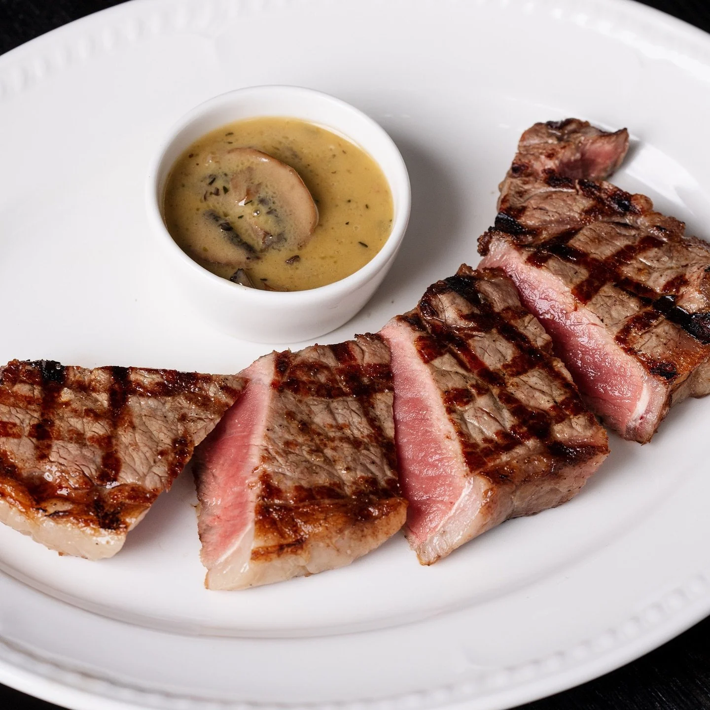 Fosh Bar & Restaurant