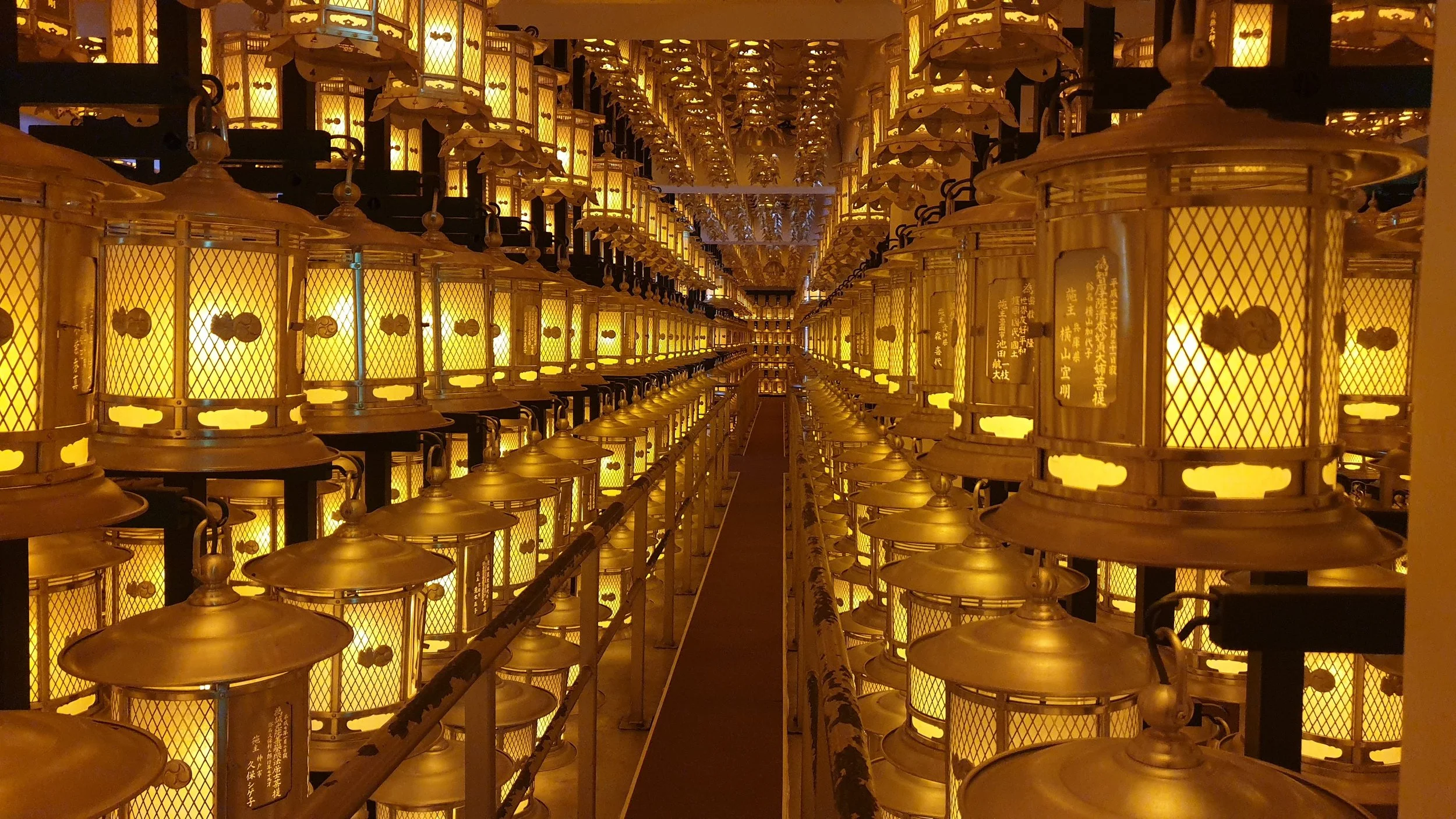 Visiting Koyasan Okunoin - Travel Guide to Japan's Largest Cemetery ...