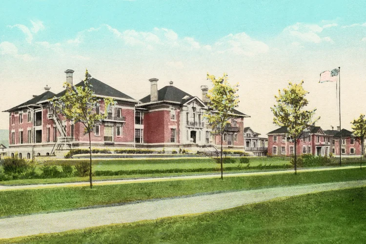 HISTORY — Warren General Hospital