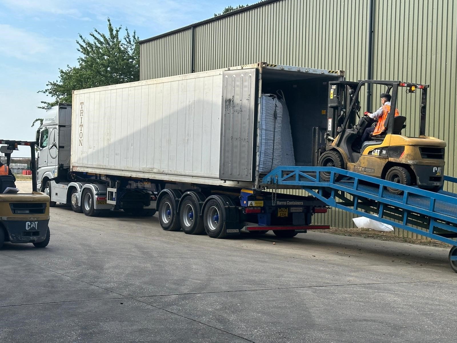 Container Devanning — Harris Containers (UK)