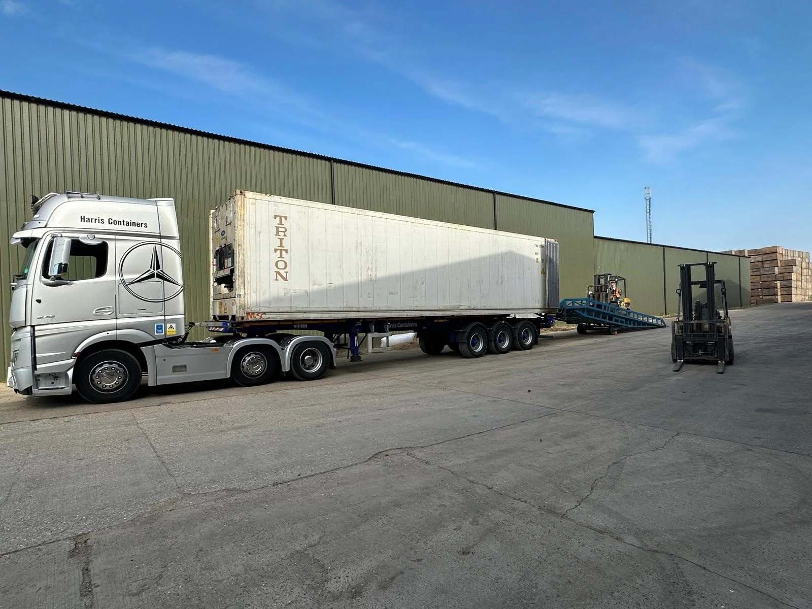 Container Devanning — Harris Containers (UK)