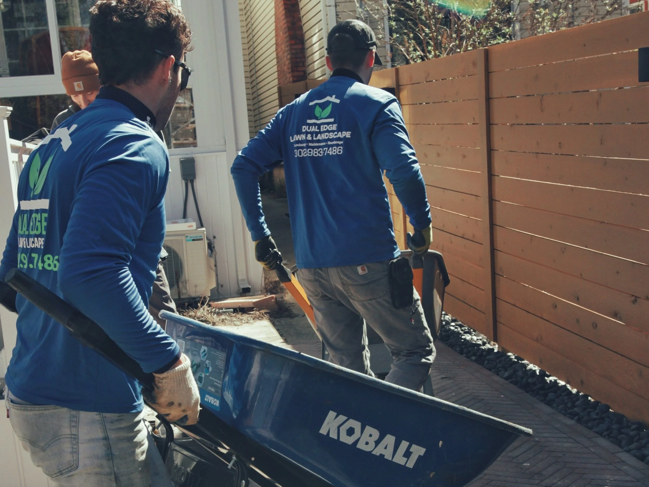 dualedgelandscaping.com