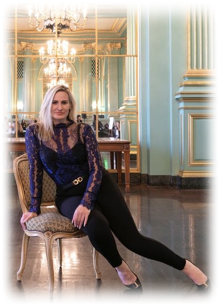 Meet your new confidence coach! — Hillary Wicht