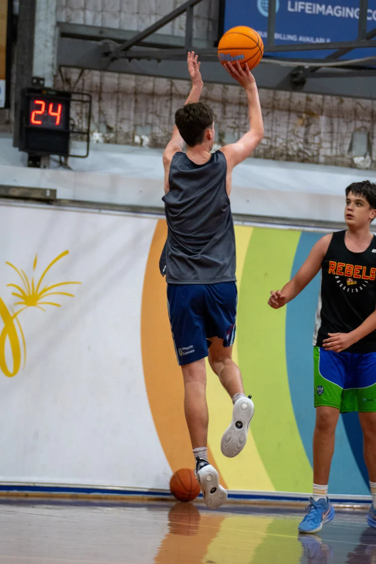 COURTSIDE HOOPS — Store