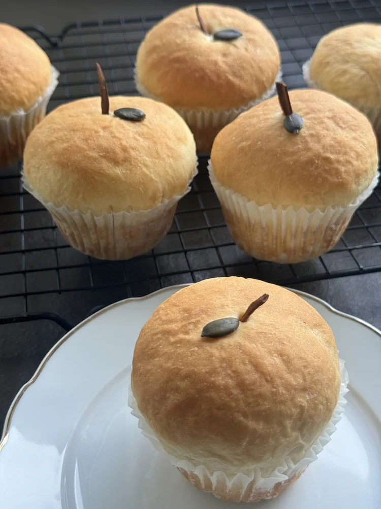 Apple Buns — Oh Cakes Winnie