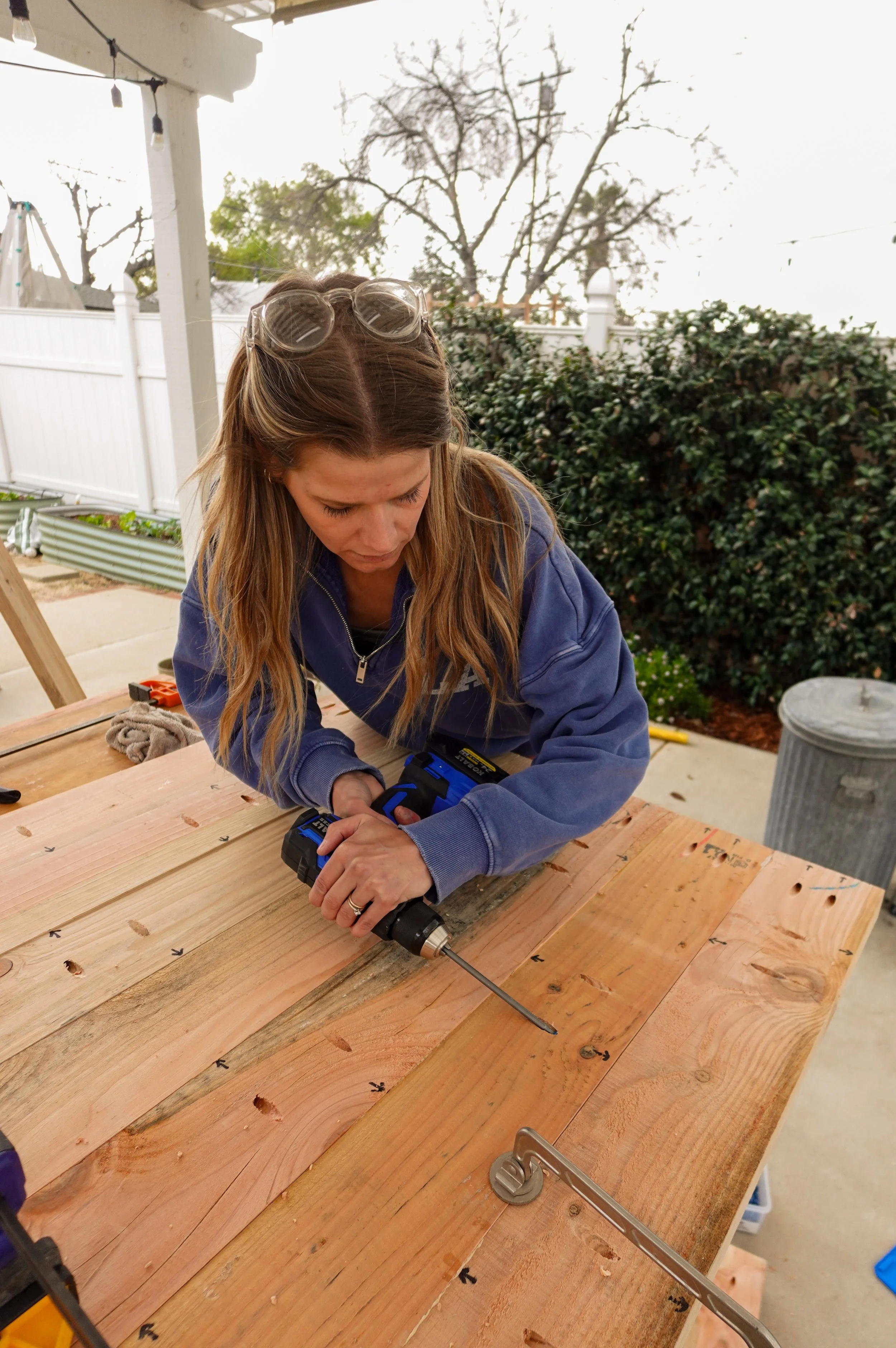 How To Build An 8’ Classic Table For Outdoors — The Simply Distressed