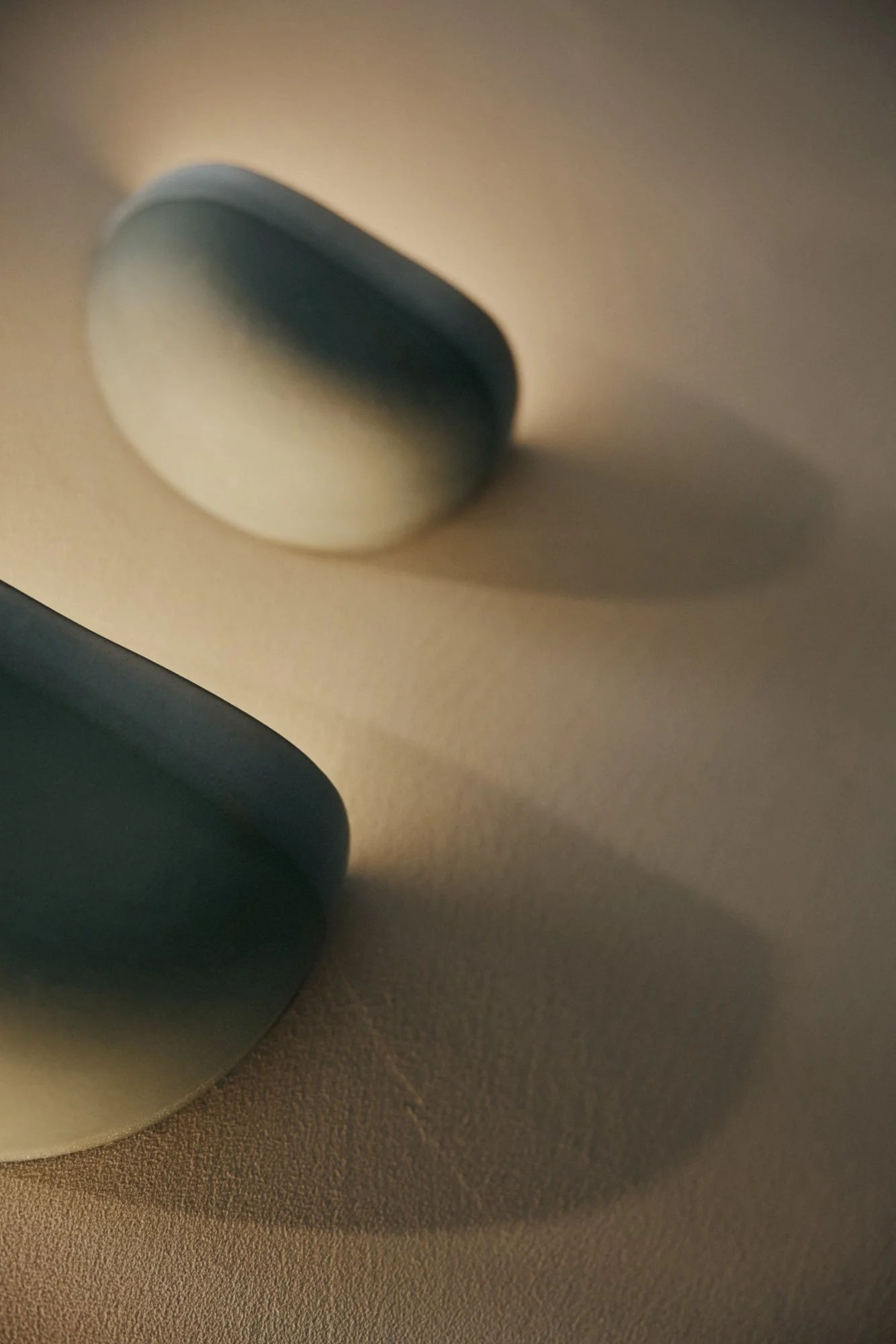 Crescent wall sconce — STUDIO ENTI