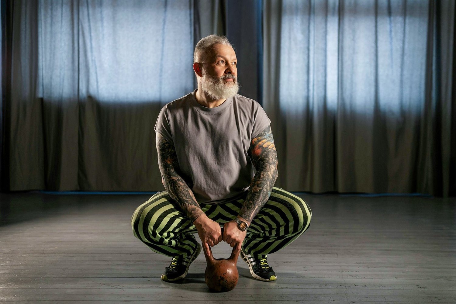 The Benefits Of Deep Squats — Do It At Your Desk