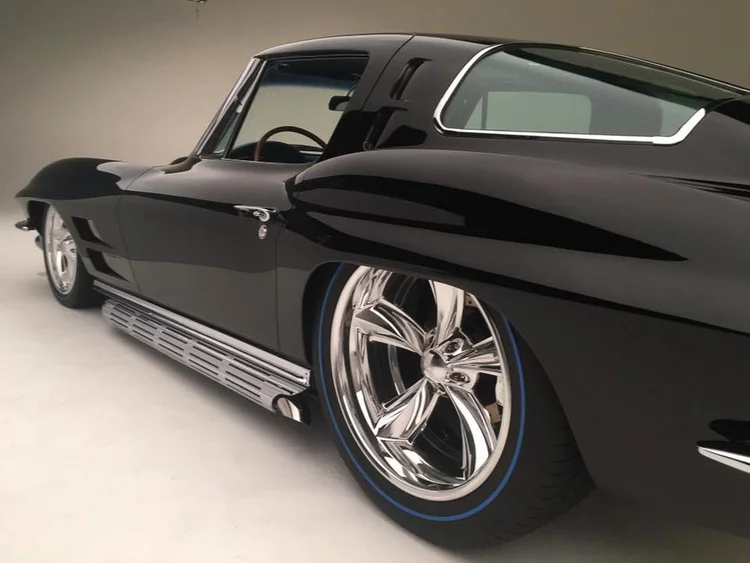 Gallery — Canada Whitewall & Vintage
