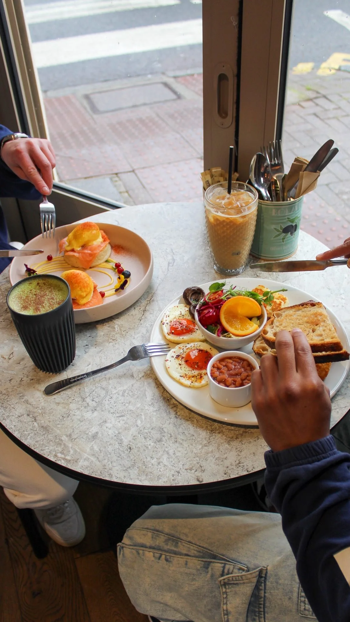 Social — Brags and Brams