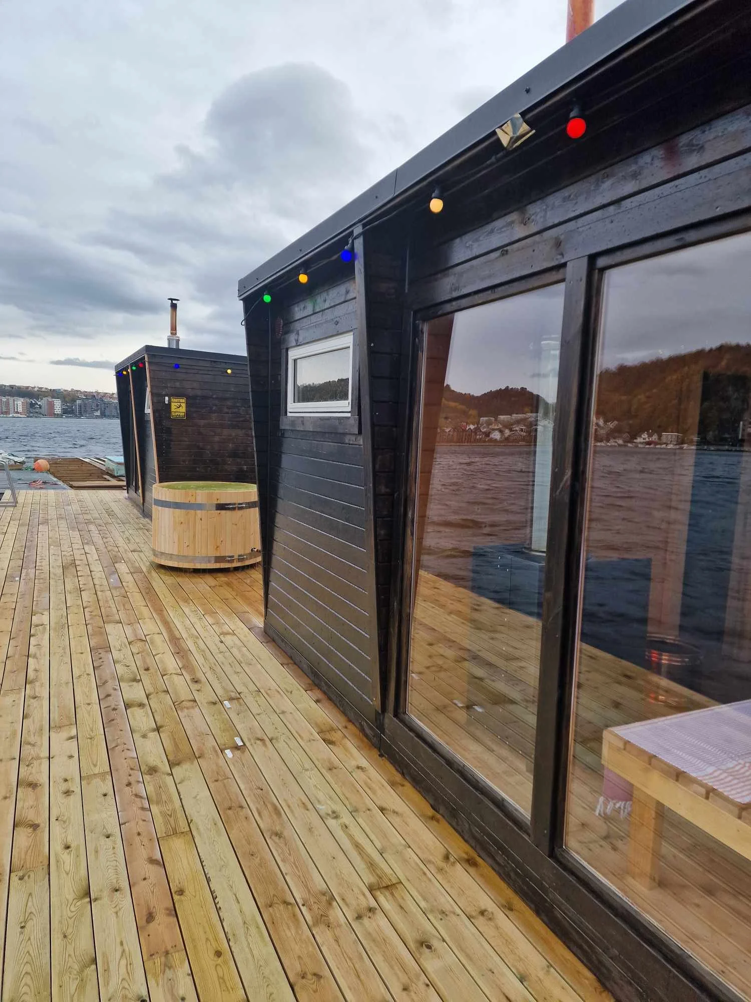 Marika og Aino — Badstuer i Sandnes — Book sauna i dag — Damp Sauna