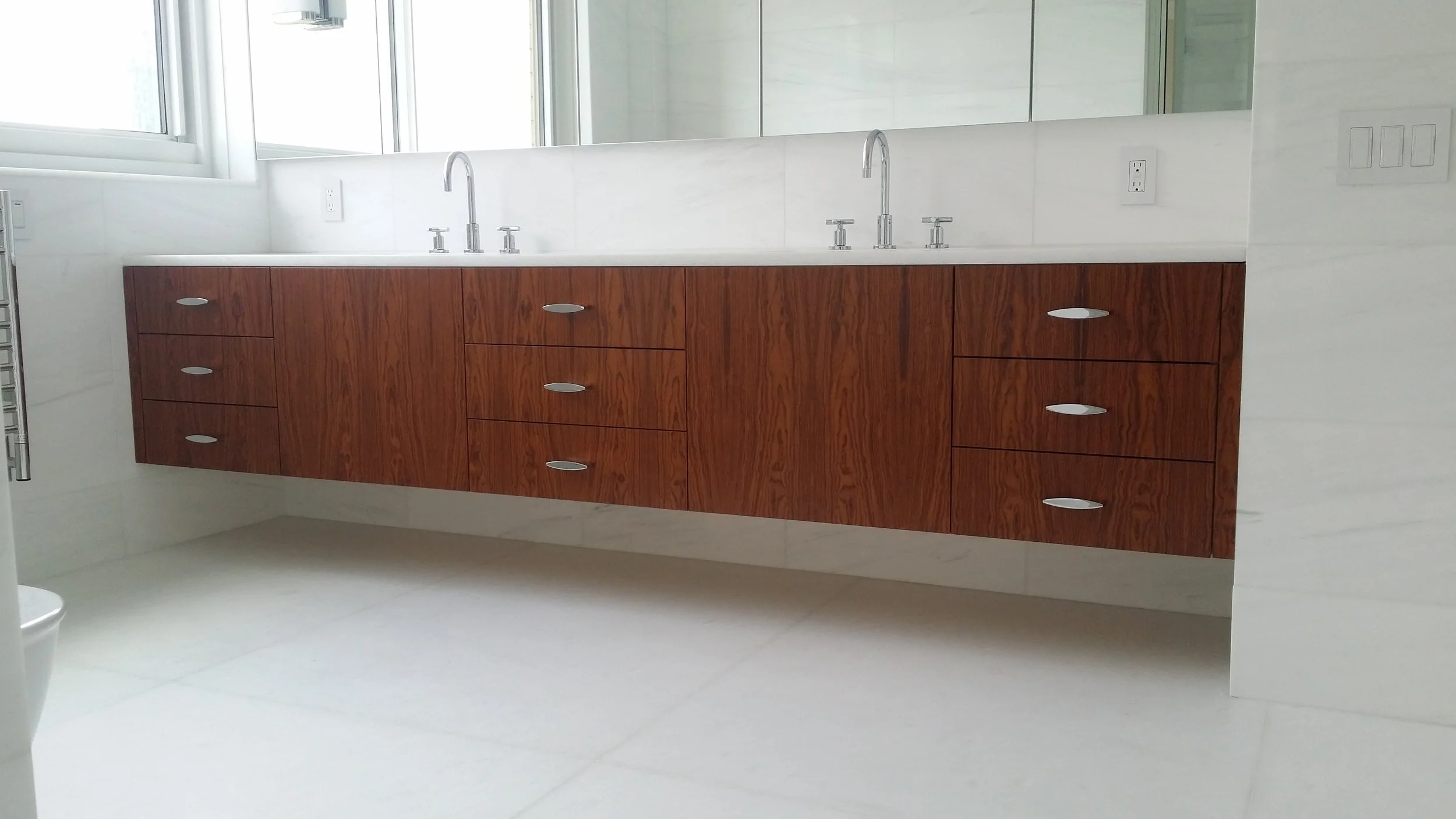 Exploring the Beauty and Functionality of Custom Wood Bathroom Vanities — Starwood Cabinet