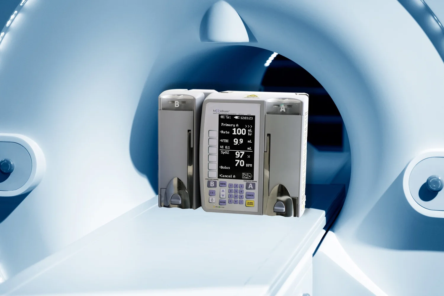 3860+ MRI Infusion Pump — IRadimed