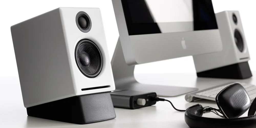 DS1M Desktop Stands — Audioengine