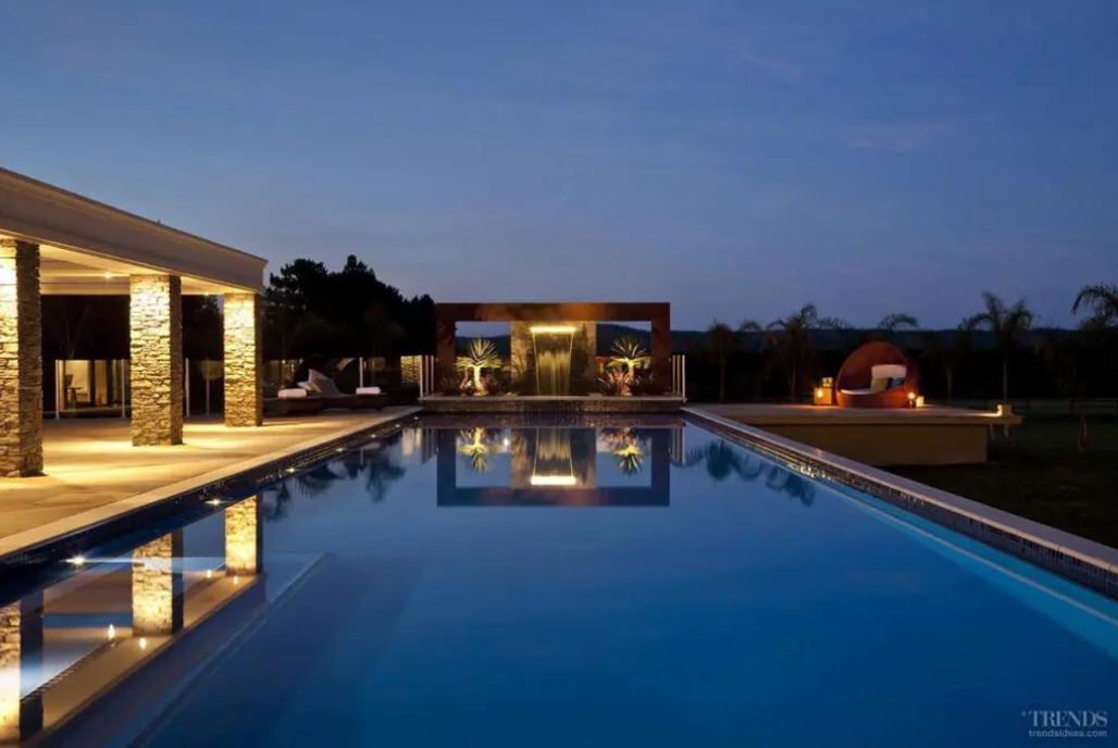 Large Swimming Pools: Falling Water - A Weir and Sheer Descent ...