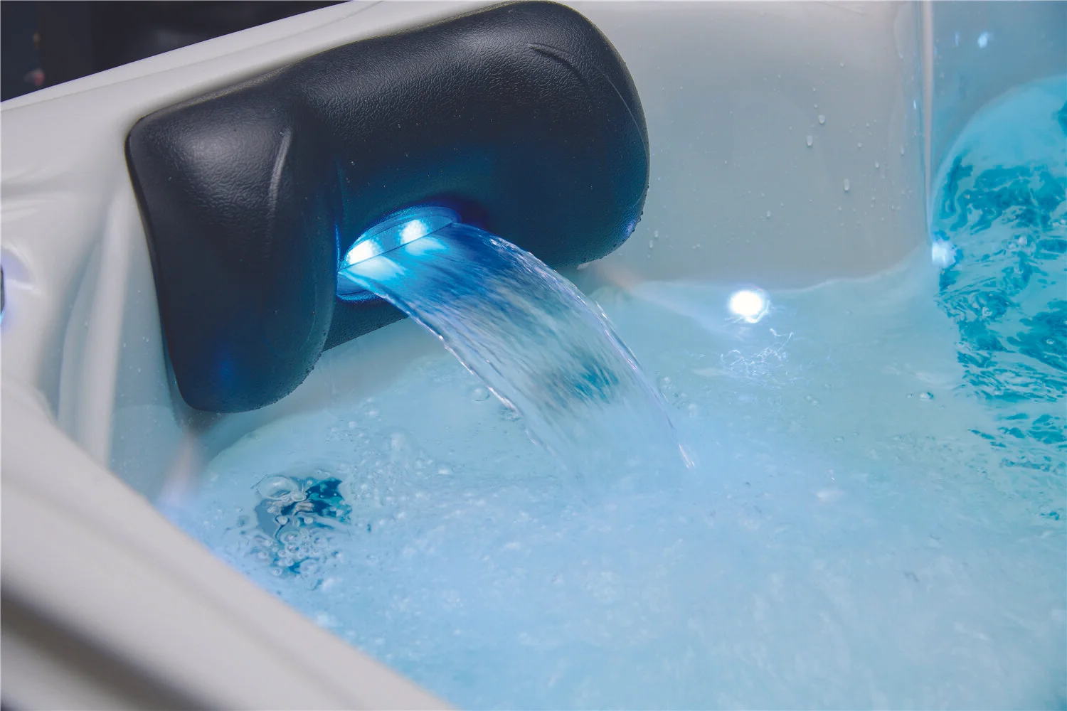 Spa Pools - Indulge in a Premium Spa Pool — Mayfair Pools NZ - Your ...