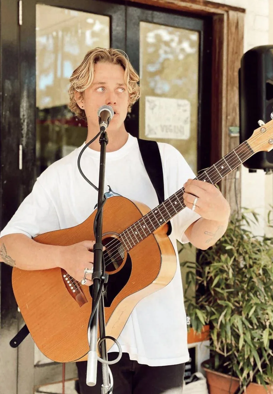 Jasper O'maley | Wedding & Corporate Entertainment | Honey + Stone Events