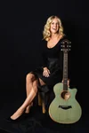 Amanda King (Singer/Guitarist)