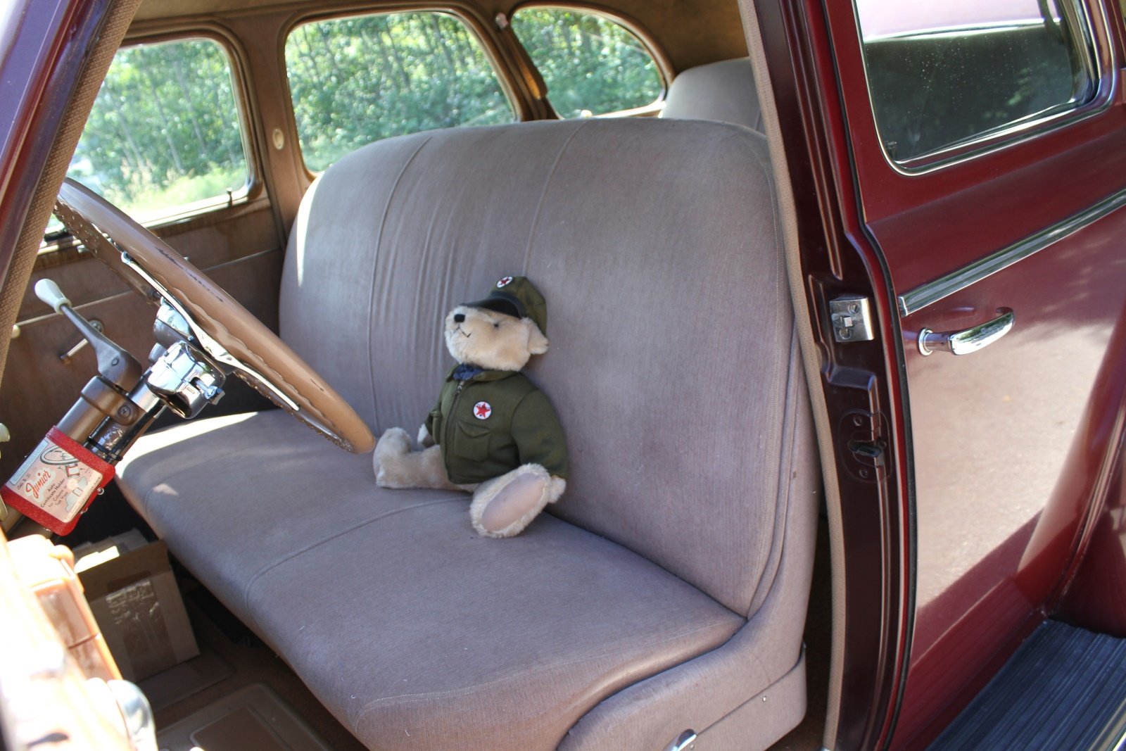 #522 - 1940 Chevrolet Special Deluxe 4-dr Sedan — Lucky Collector Car Auctions