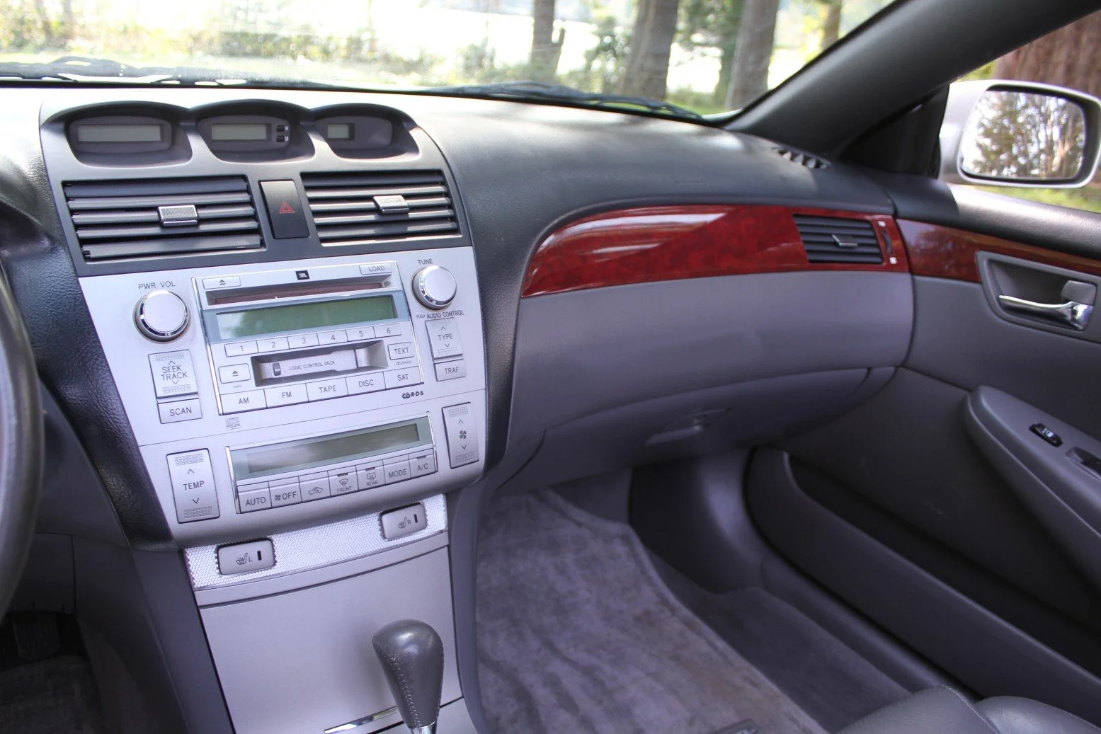 #166 2005 Toyota Solara Convertible — Lucky Collector Car Auctions