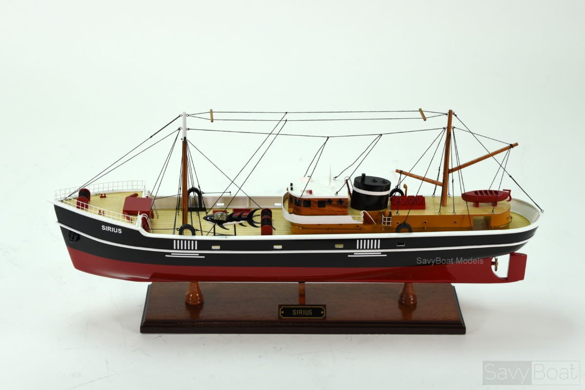 #026 Sirius Boat Model — Lucky Collector Car Auctions