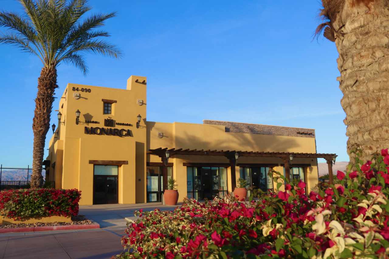 Monarca Salon Studios