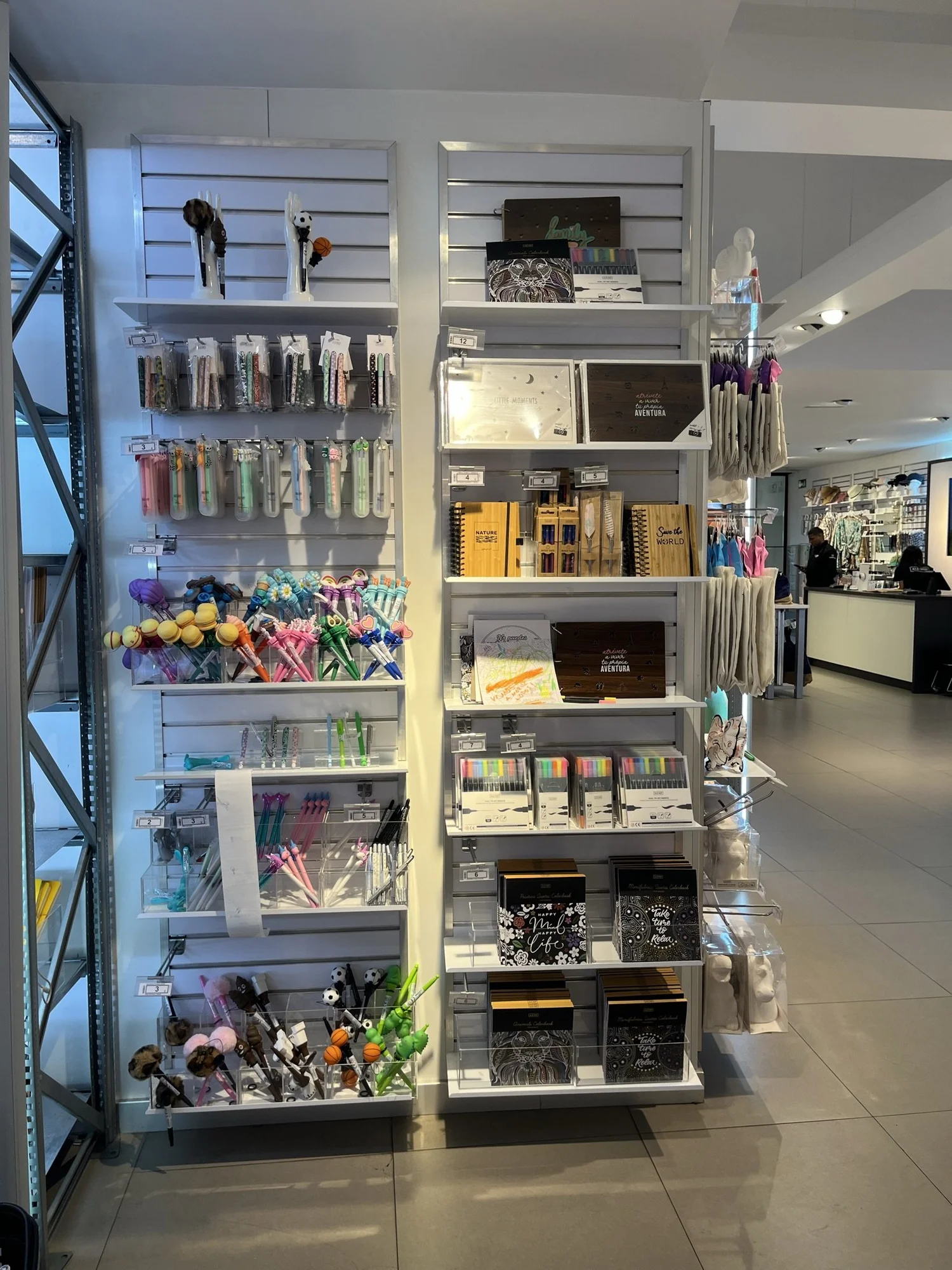 STORE INSIGHTS: Ale-Hop — ALEX GARCIA