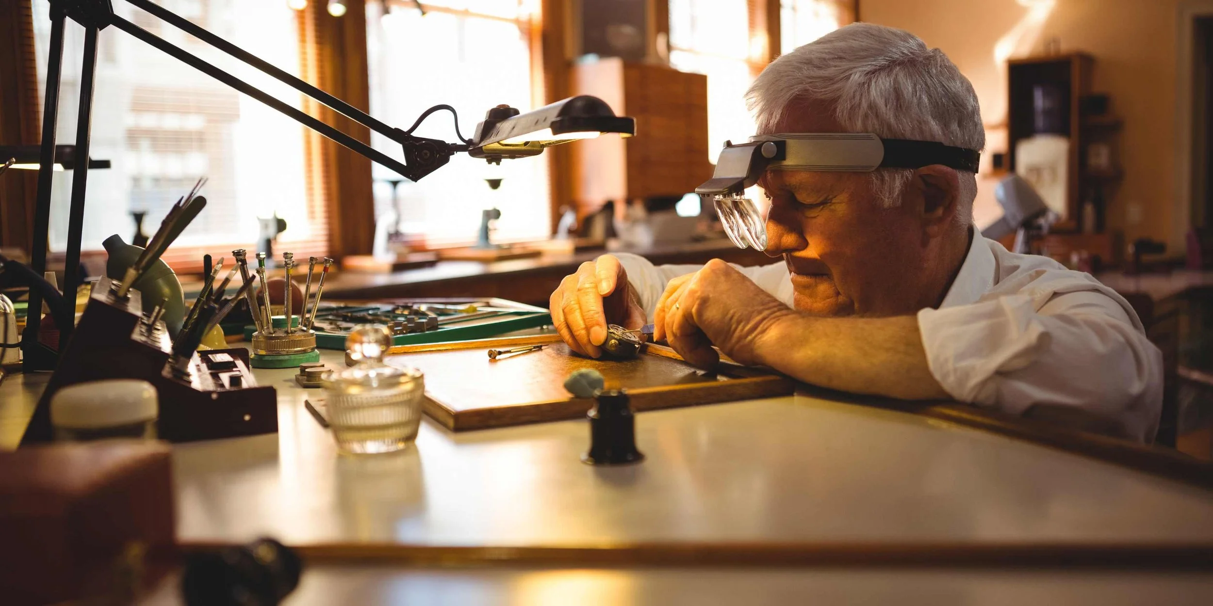 Accredited vs Independent Watch Repair Centres