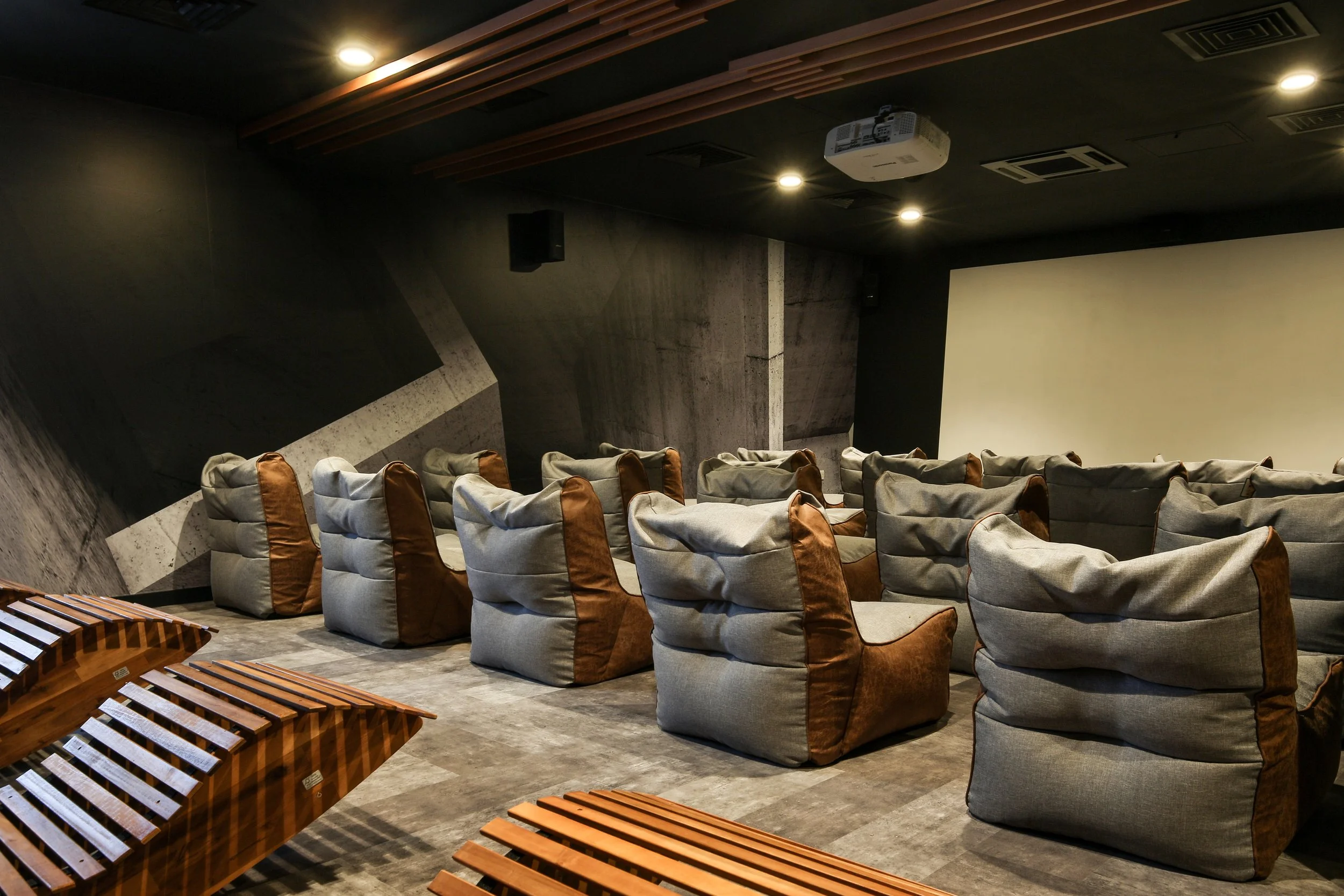 iQ Hammersmith — Baxter Studio