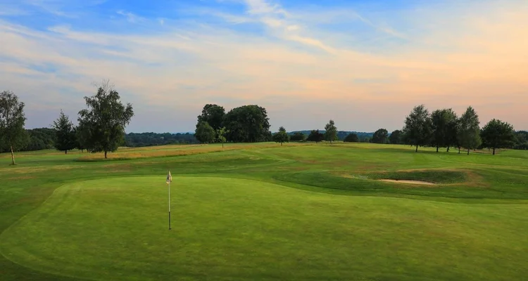 Courses Information - Kingfisher Course | Mannings Heath Golf Club