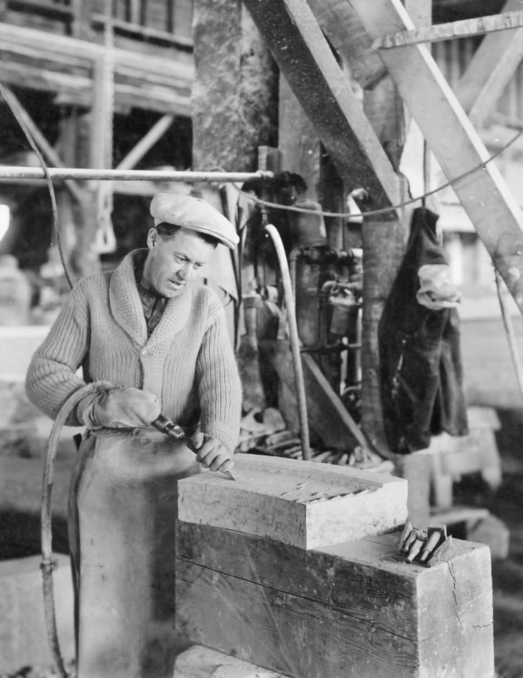 Gillis Quarries/ Tyndall stone / Veneer/ Tile — Supply Interior Products