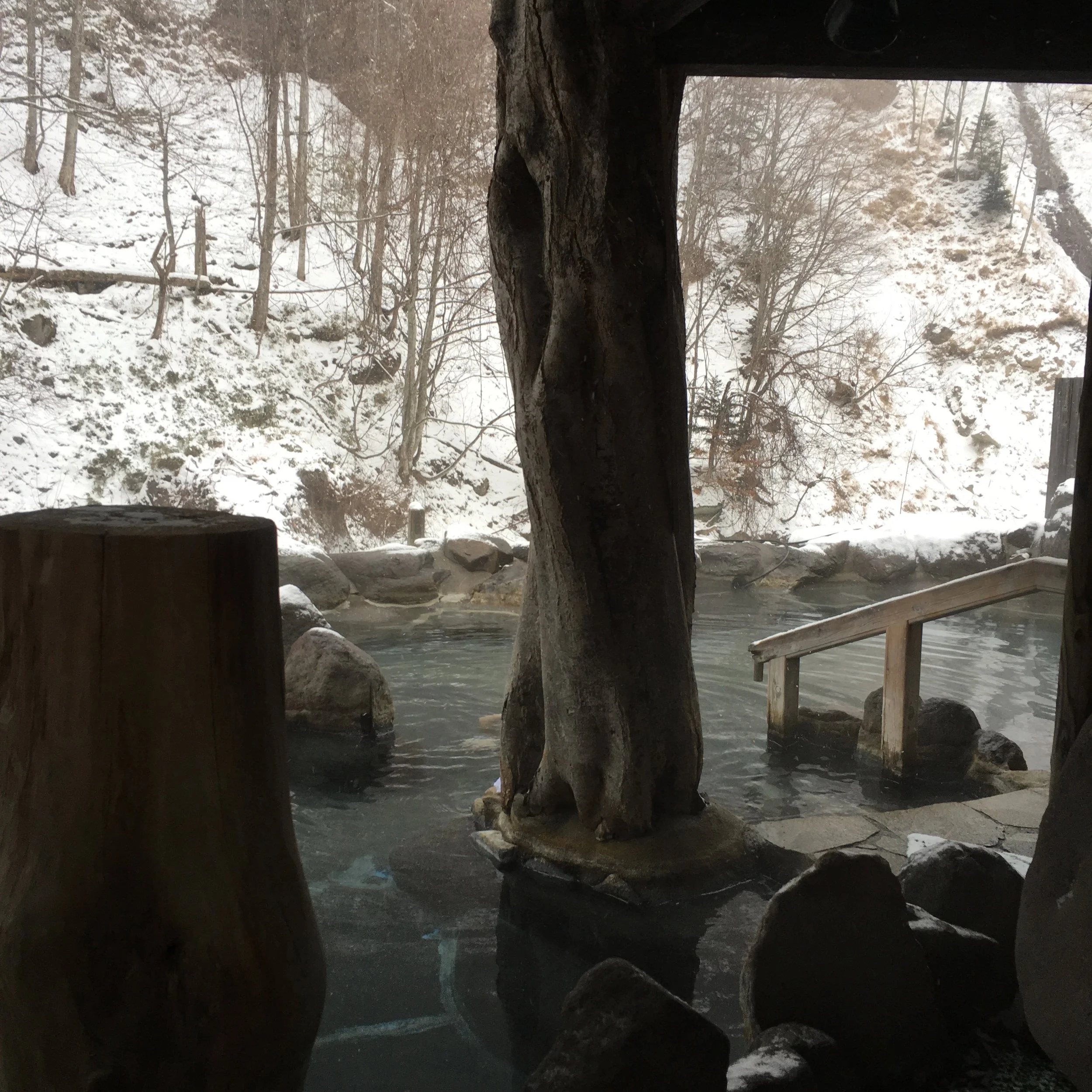 A first-timer's guide to Japanese onsen — stray sleep eat
