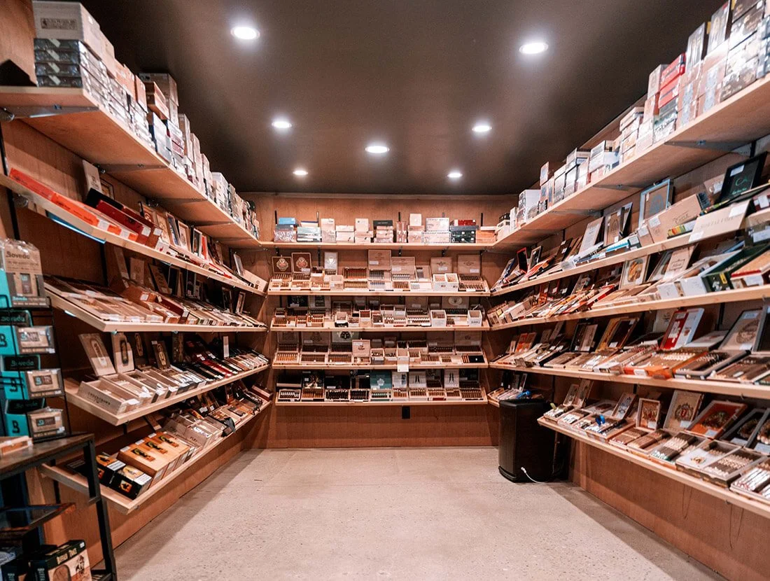 Creekside Cigar Co. Cincinnati's Premier Cigar Lounge and Humidor