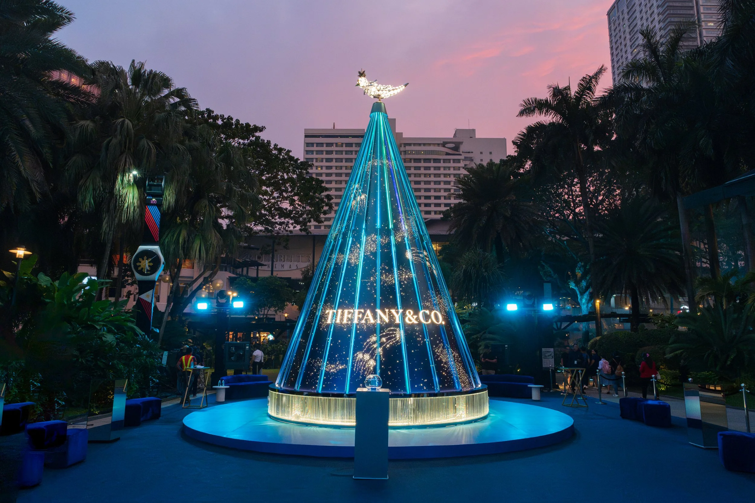 Tiffany & Co. Ushers in the Holidays with a Sparkling Spectacle in ...